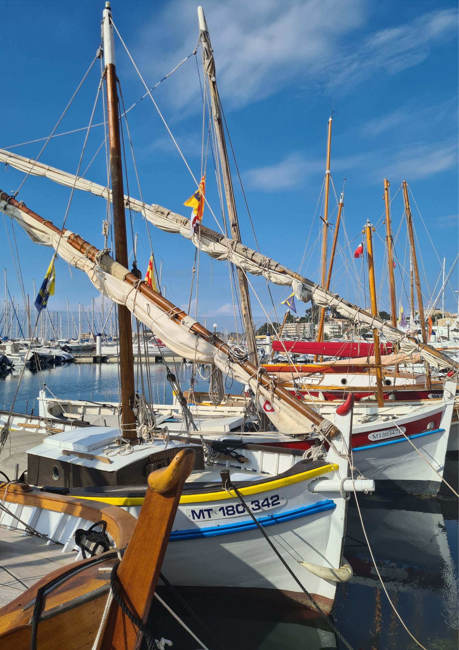 Salon boat sharing - Liberty Pass